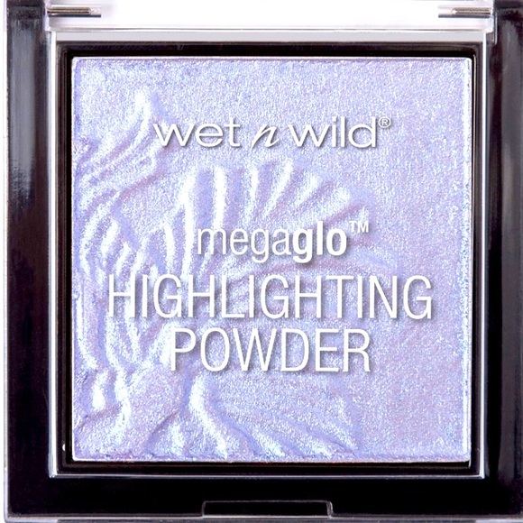 wet n wild | Makeup | 2 Pack Wetnwild Highlighting Powder Royal Calyx ...